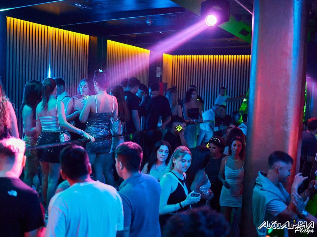 DISCOTECA AKUARELA PLAYA VALENCIA - Discoruta.com