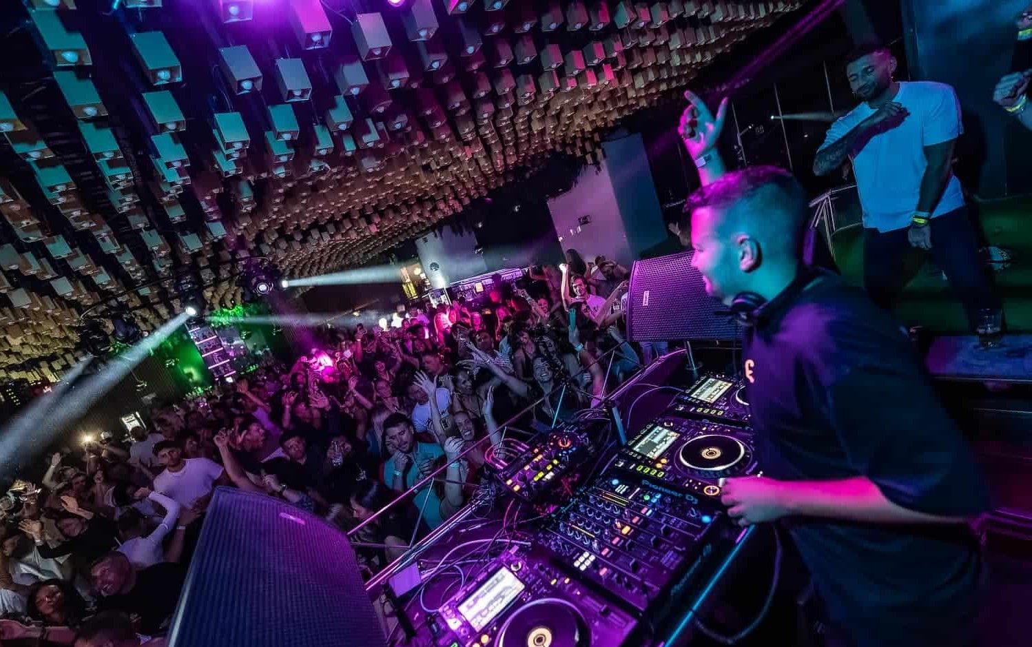 Oh My Club - Discoruta.com